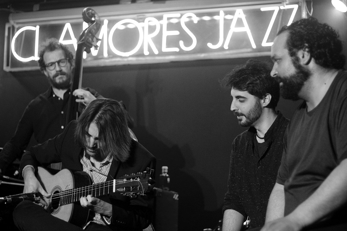 RECORRIDO FOTOGRÁFICO POR EL CONCIERTO DE PACO SOTO EN LA SALA CLAMORES ...